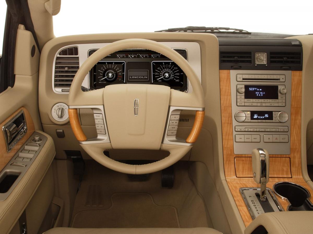 Lincoln Navigator technical specifications and fuel economy